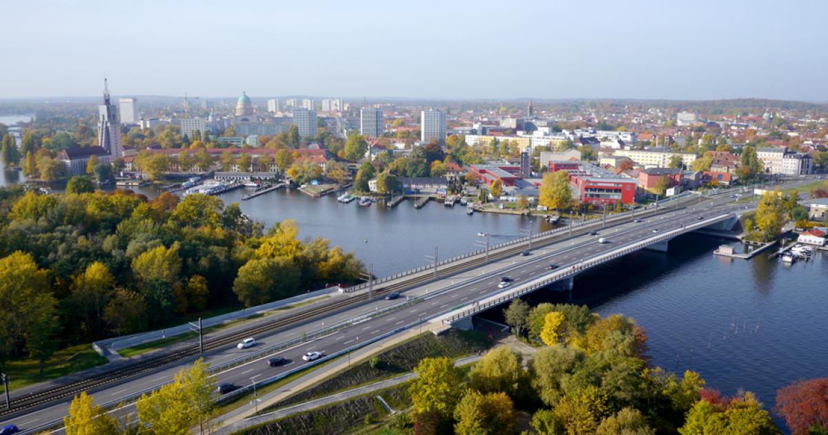 Schlagader und Staustelle: 50 Jahre Nuthestraße | Potsdam Museum